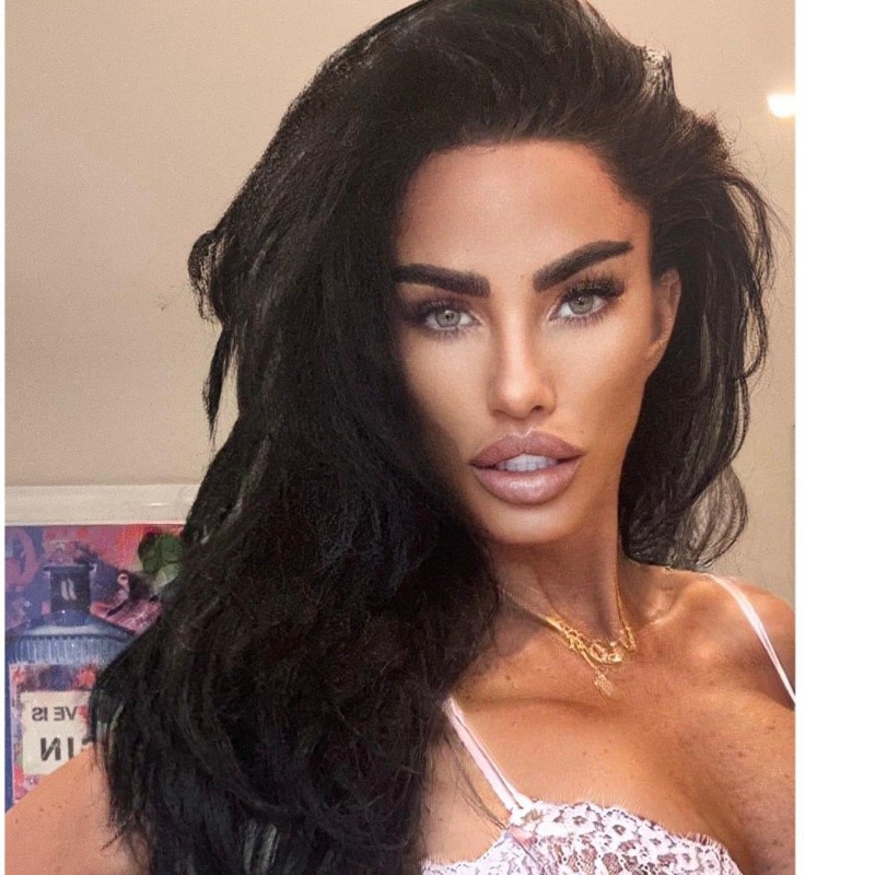 Katie Price (@katie-pricey) | Snapchat Stories, Spotlight & Lenses
