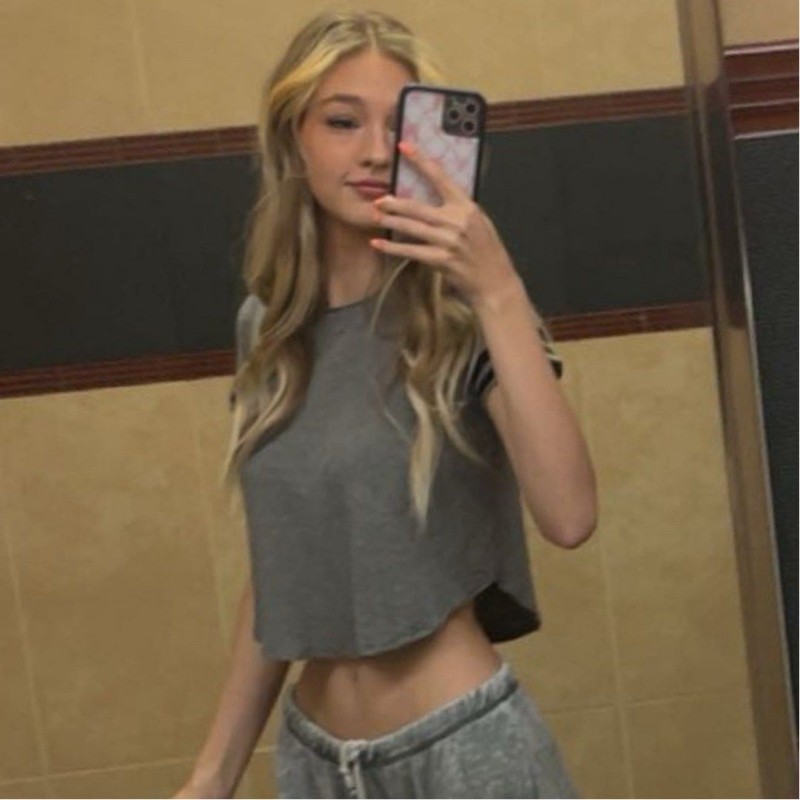 Katie (@katie_hatch) | Snapchat Stories, Spotlight & Lenses