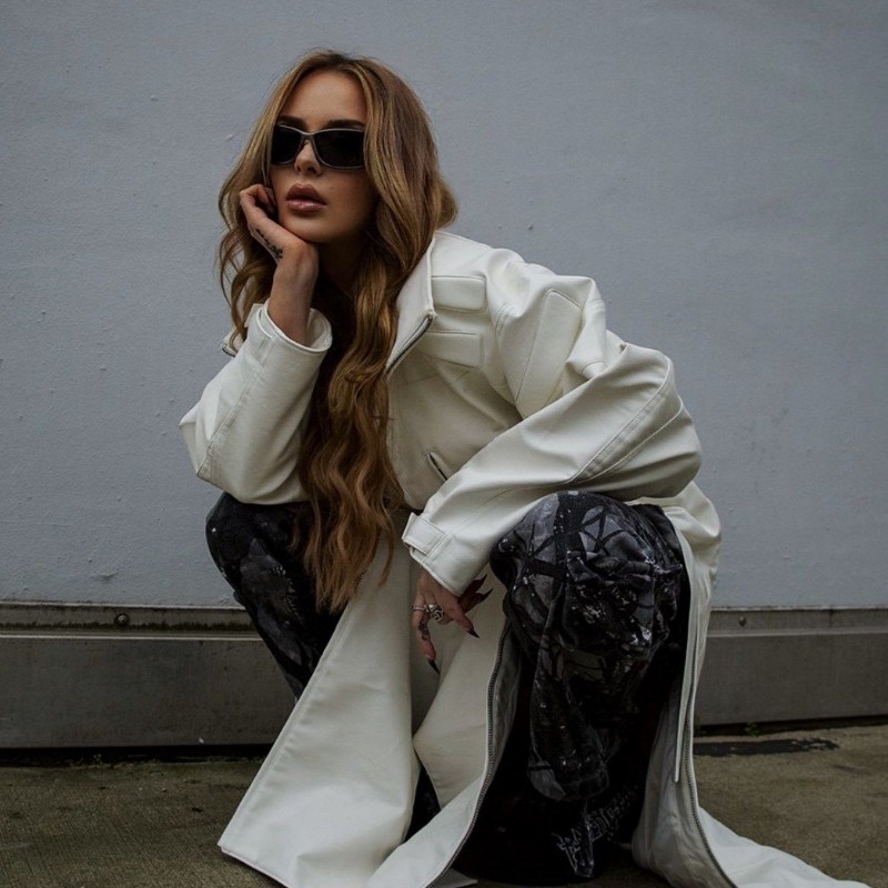 Katy Rough (@katyroughdj) | Snapchat Stories, Spotlight & Lenses