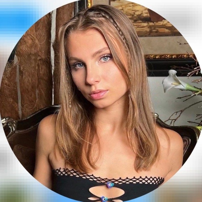 Kelly Jane Caron (@kellyjanecaron) | Snapchat Stories, Spotlight & Lenses