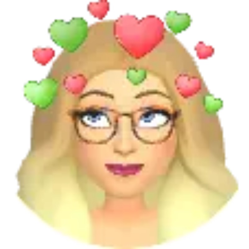 Kelly Covell (@kellzlovz) | Snapchat Stories, Spotlight & Lenses