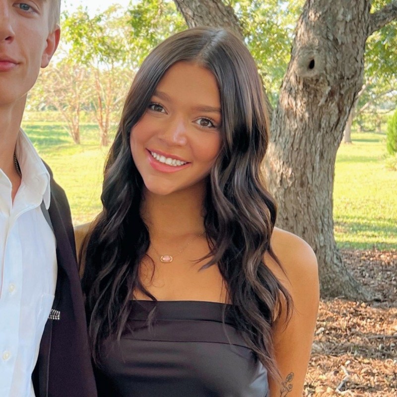 kenzie ☻ (@kenziebarfield) | Snapchat Stories, Spotlight & Lenses