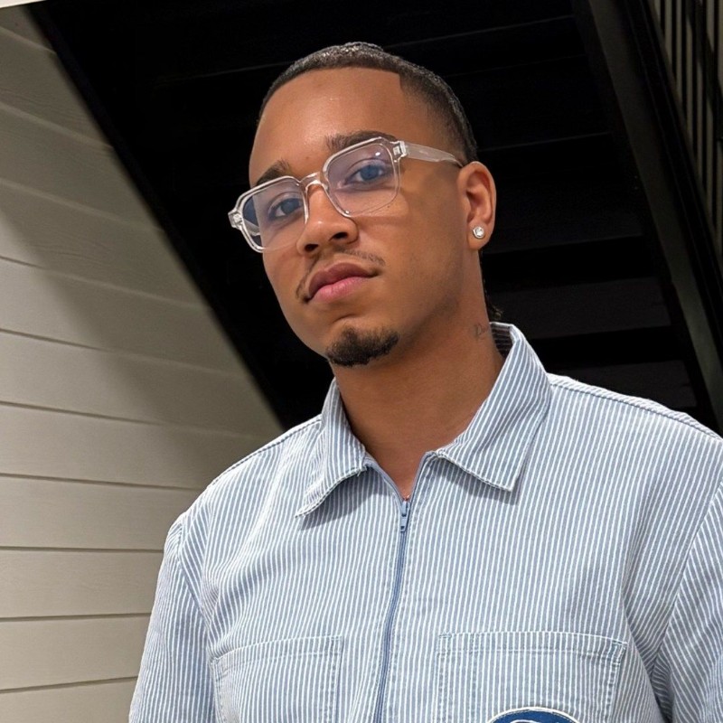 kev 🦇 (@kevinjamess) | Snapchat Stories, Spotlight & Lenses