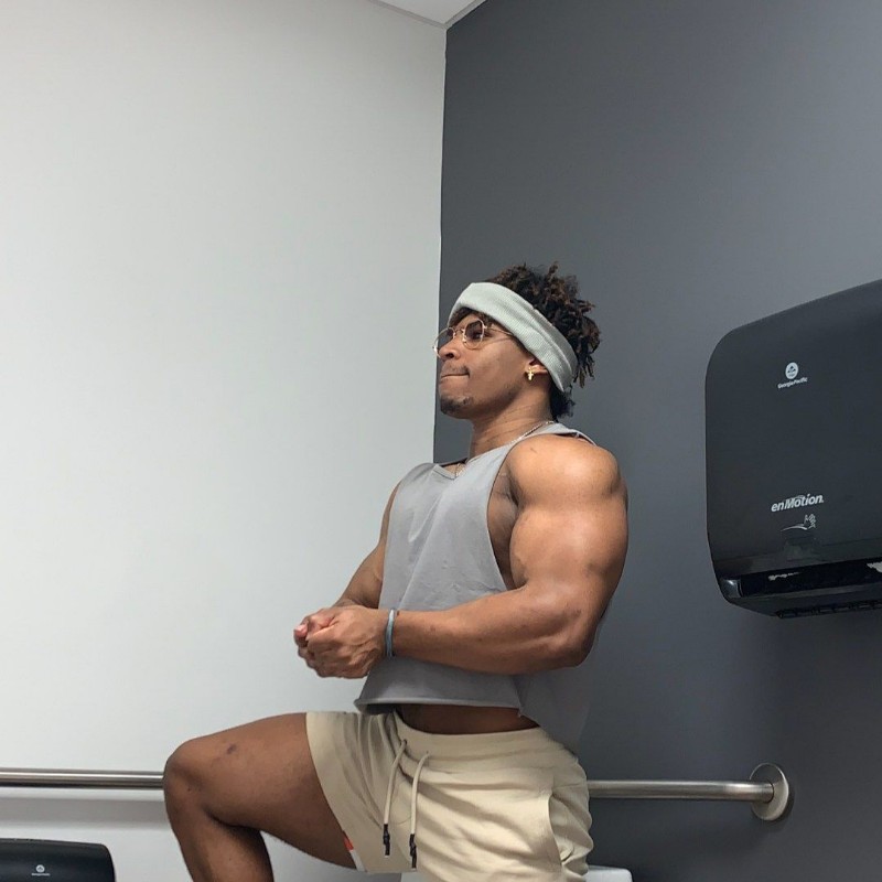 Kevdog 🐊 (@kevwhaledog) | Snapchat Stories, Spotlight & Lenses