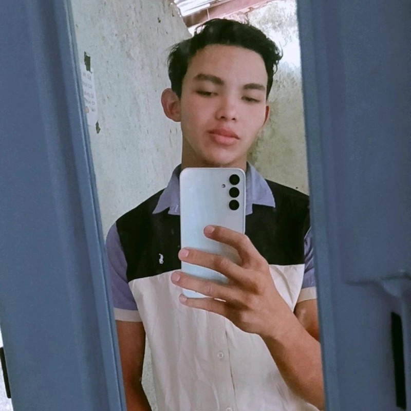 Red Blue (@keyner_pala2025) | Snapchat Stories, Spotlight & Lenses