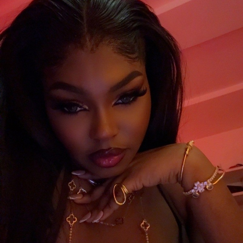 Esiet Joy (@khloes_gram) | Snapchat Stories, Spotlight & Lenses