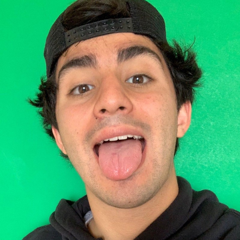 Kia Nalbandi (@kianalbandi) | Snapchat Verhalen, Spotlight en Lenzen