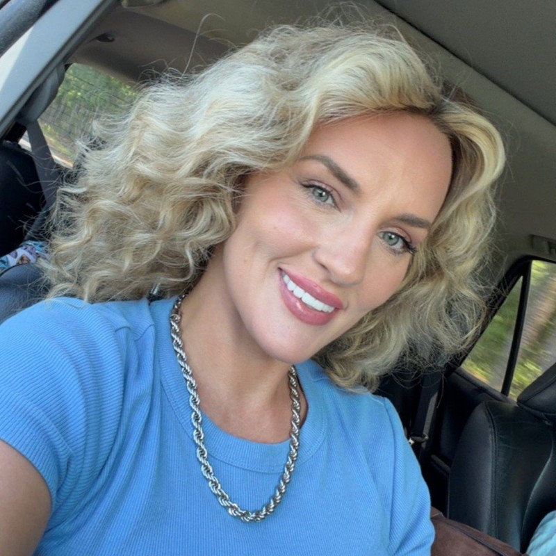 Kim Dorrell (@kim.karter) | Snapchat Stories, Spotlight & Lenses