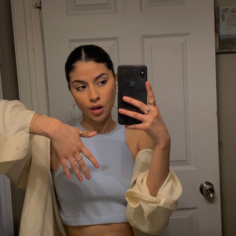 Kim😇 (@kimbarez) | Snapchat Stories, Spotlight & Lenses