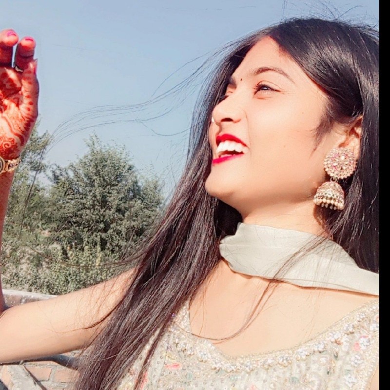 Kirti Bajwa 🖤 (@kirti_bajw) | Snapchat Stories, Spotlight & Lenses