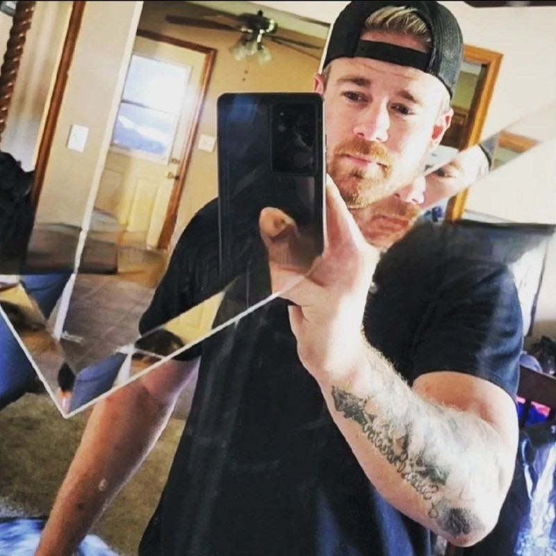 Kyle Violet (@kjvio) | Snapchat Stories, Spotlight & Lenses