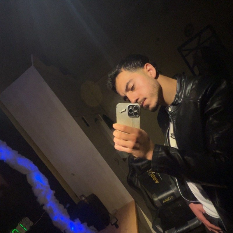 𝐒 𝐇 𝐑 𝐈 𝐄 𝐅🖤 (@klez_0) | Snapchat Stories, Spotlight & Lenses