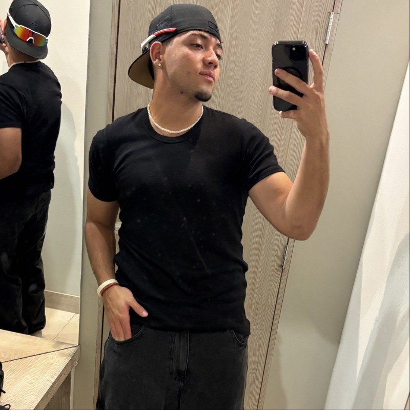 Eduardo Reyes (@kngg_re) | Snapchat Stories, Spotlight & Lenses