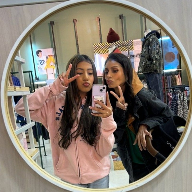 Kriss Leos (@krissesme) | Snapchat Stories, Spotlight & Lenses