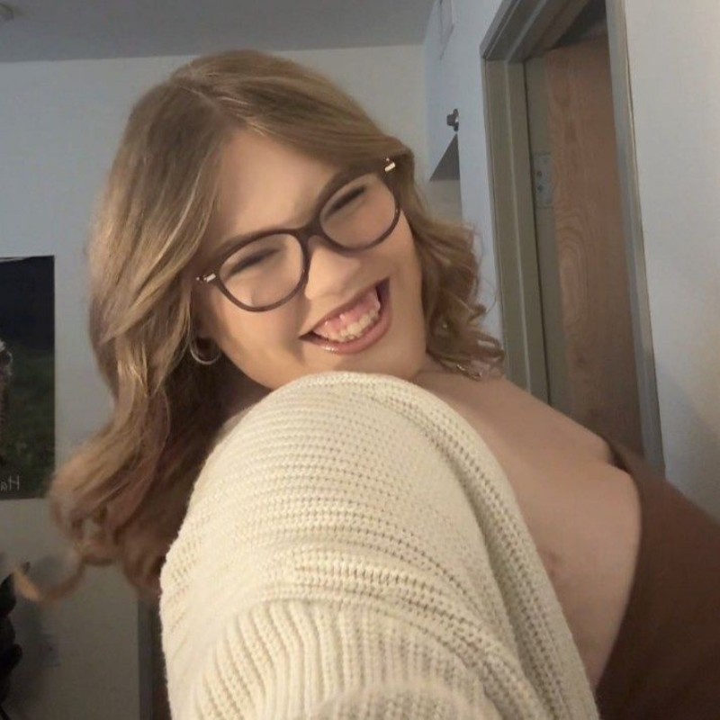 Kylie Suarez Kyliemae0421 Snapchat Stories Spotlight And Lenses