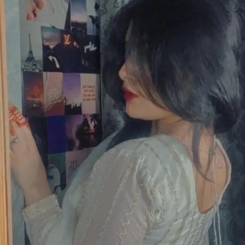 LAIBA RAJA🫀🥵 (@lab2024673) | Snapchat Stories, Spotlight & Lenses