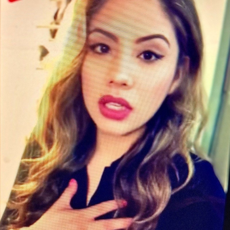 Laura Valdivia (@lalalaauurra) | Snapchat Stories, Spotlight & Lenses