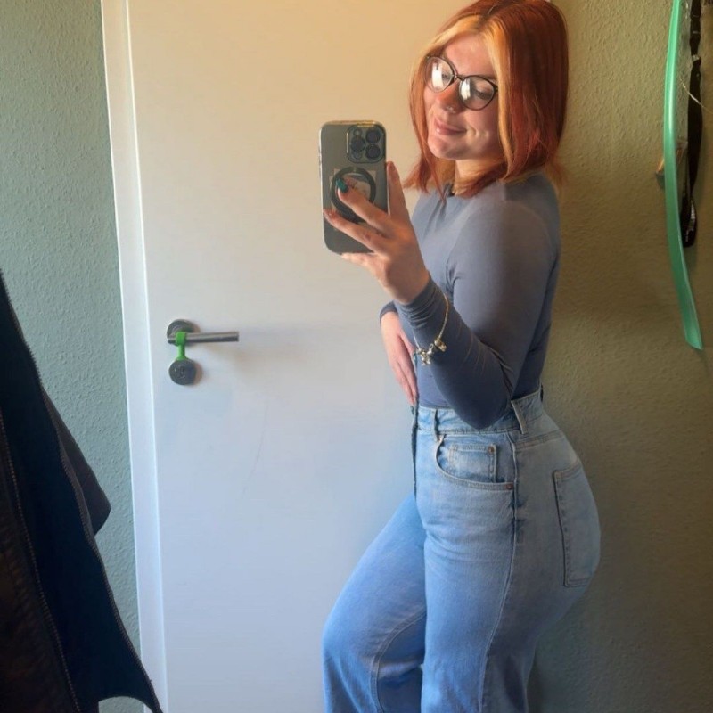 Lara 🏻 (@lara.hcs) | Snapchat Stories, Spotlight & Lenses