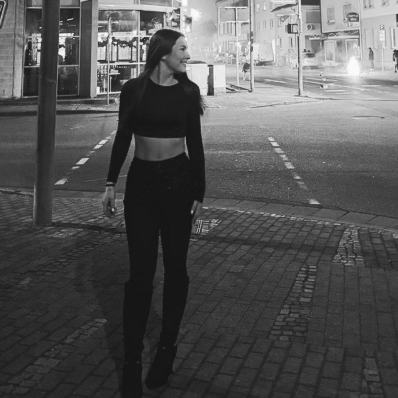 𝐿𝑎𝑟𝑖 (@larisaxo14) | Snapchat Stories, Spotlight & Lenses