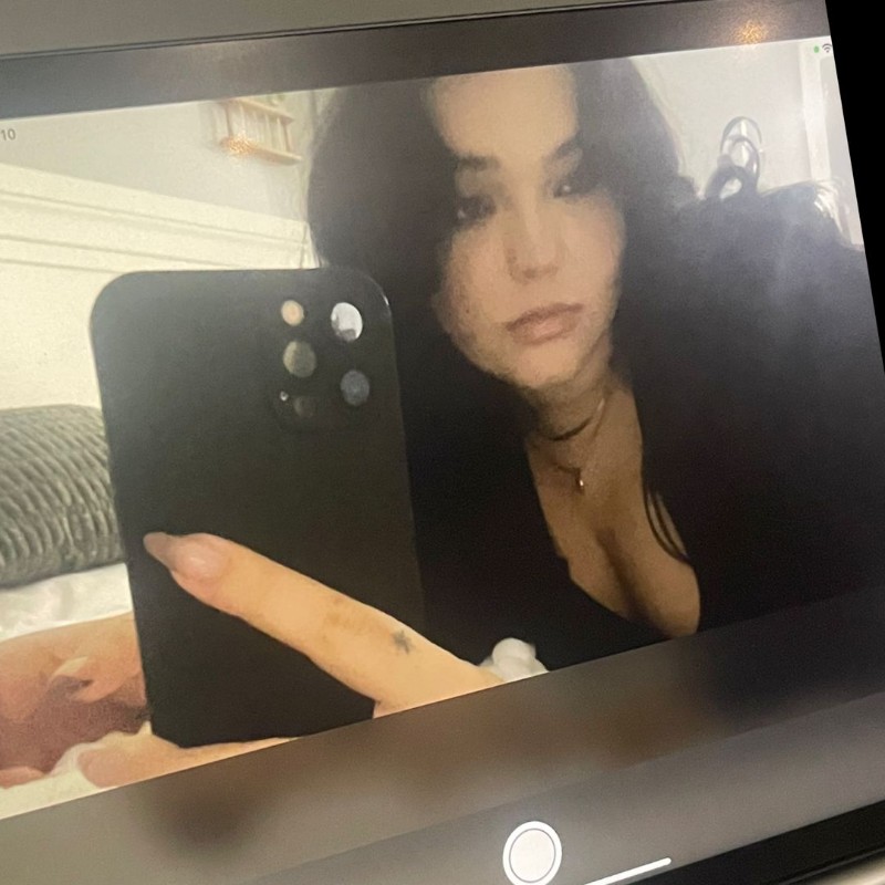 lari (@larritssaa) | Snapchat Stories, Spotlight & Lenses