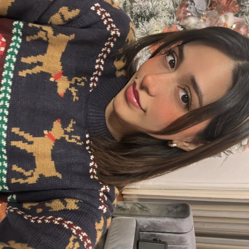 Laura(@lauraaa3_3) | เรื่องราว Snapchat ตลอดจน Spotlight และเลนส์