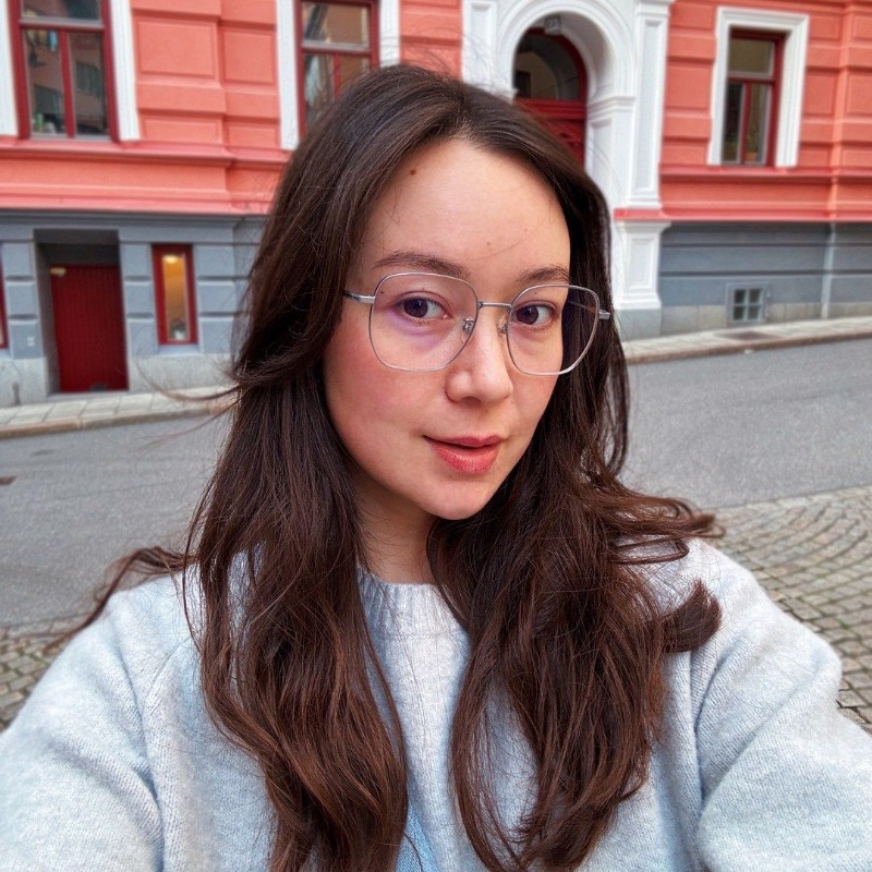 Laura Gouillon (@lauragouillon) | Snapchat Stories, Spotlight & Lenses