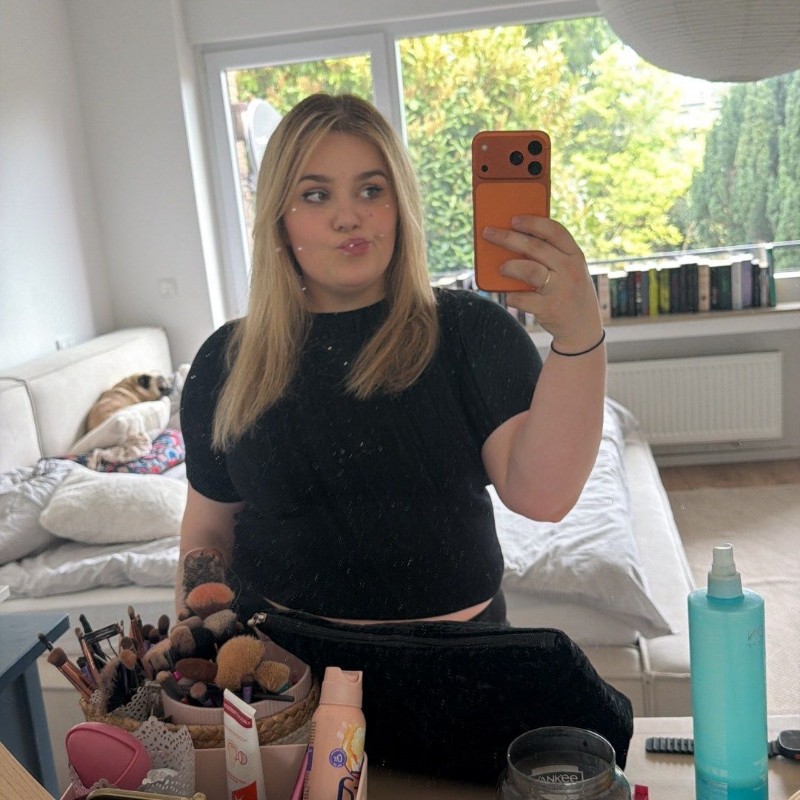 Lea Hartmann-Walter (@lea_12042002) | Snapchat Stories, Spotlight & Lenses