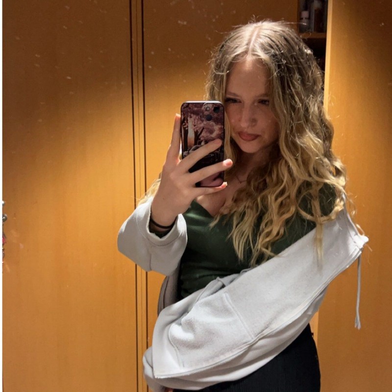 Lena🤍 (@lenaa_2730) | Snapchat Stories, Spotlight & Lenses