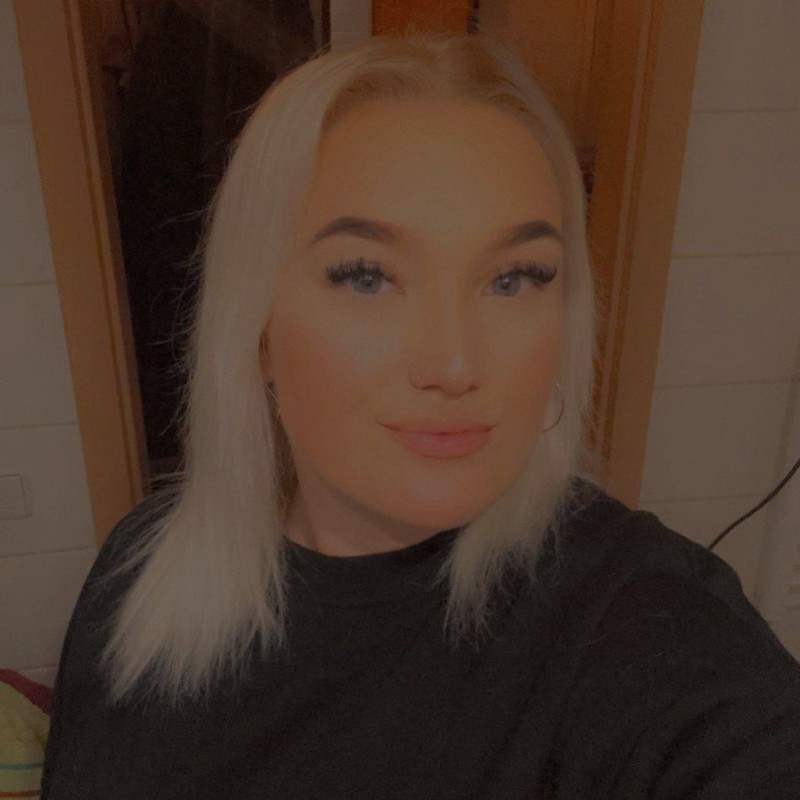 𝐿𝑒𝑛𝑎🍋‍🟩 (@lenaagse) | Snapchat Stories, Spotlight & Lenses