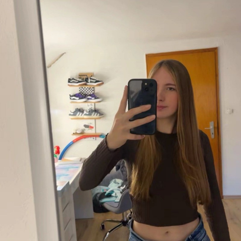 Lena Kaiser (@lenakaiser29056) | Snapchat Stories, Spotlight & Lenses