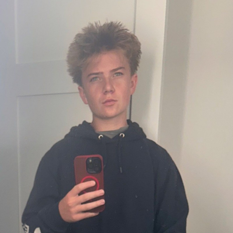levi gifford (@levigiffy) | Snapchat Stories, Spotlight & Lenses