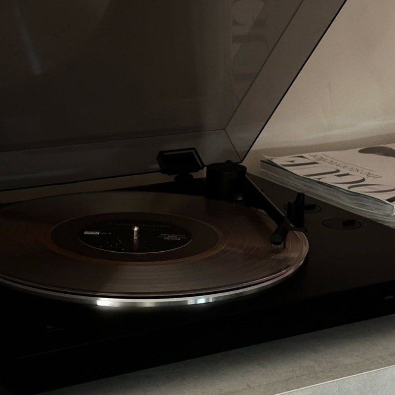 B (@li.vri) | Snapchat Stories, Spotlight & Lenses