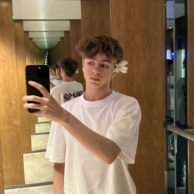 Liam Leigh (@liamleigh) | Snapchat Stories, Spotlight & Lenses