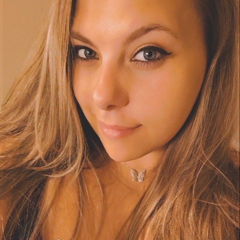 Taylor Tucker (@lil_taytay92) | Snapchat Stories, Spotlight & Lenses