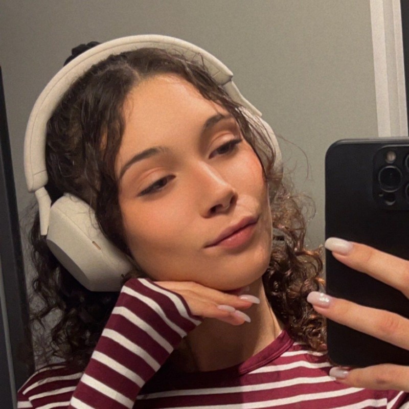 Lina Lynn (@linalynn_real) | Snapchat Stories, Spotlight & Lenses