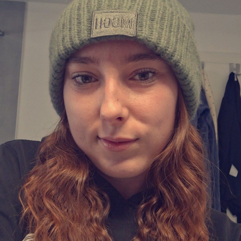 Laura (@lindnerlaura) | Snapchat Stories, Spotlight & Lenses