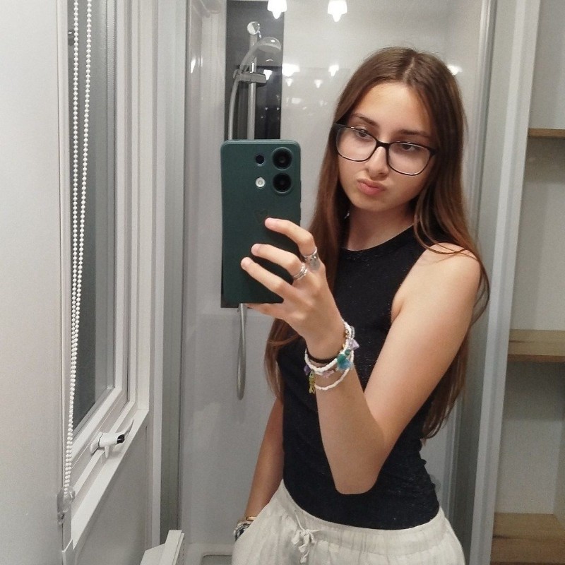 Lisa 🫶🏻(@lisa_203913) | สตอรี่ Snapchat ตลอดจน Spotlight และเลนส์