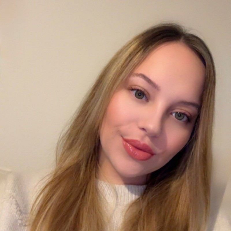 Lisa (@lisaknt) | Snapchat Stories, Spotlight & Lenses