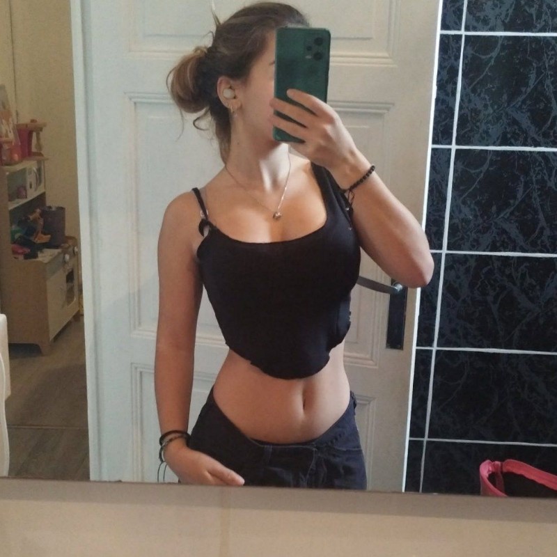 🍻 (@lise_bernos) | Snapchat Stories, Spotlight & Lenses