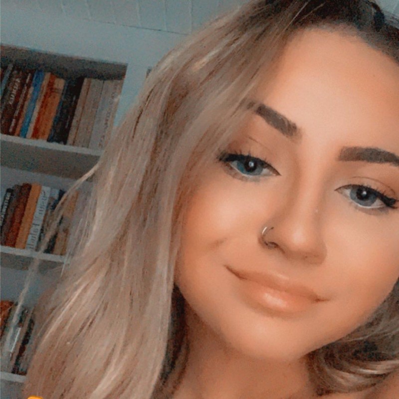 Olivia (@liv_detweiler9) | Snapchat Stories, Spotlight & Lenses