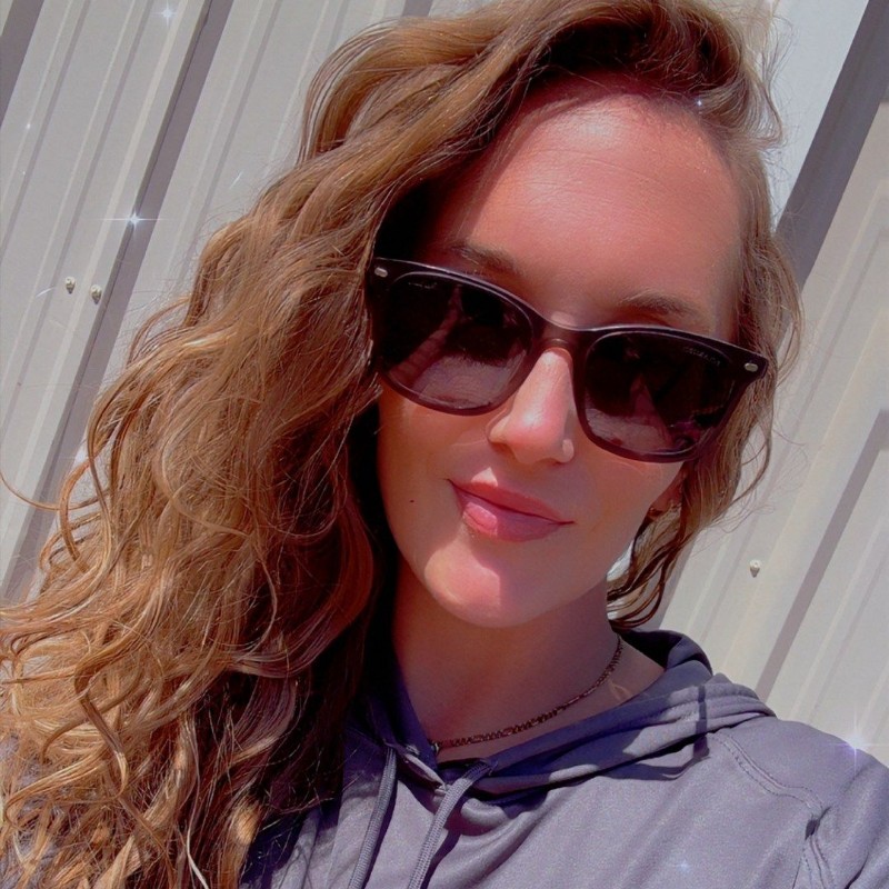 Elizabeth Stauffer (@lizzstauffer) | Snapchat Stories, Spotlight & Lenses