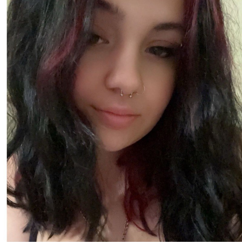 Elizabeth (@lizzy_012832) | Snapchat Stories, Spotlight & Lenses