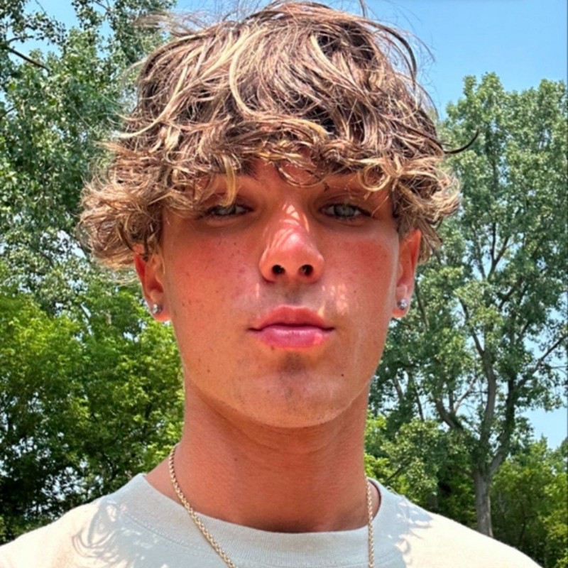 Logan 🦋⚡️ (@loganedgecomb25) | Snapchat Stories, Spotlight & Lenses