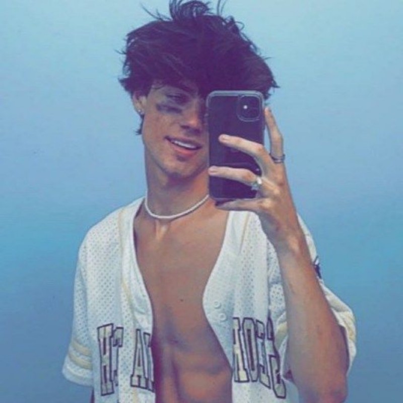 Logan Pike (@loganpike11) | Snapchat Stories, Spotlight & Lenses