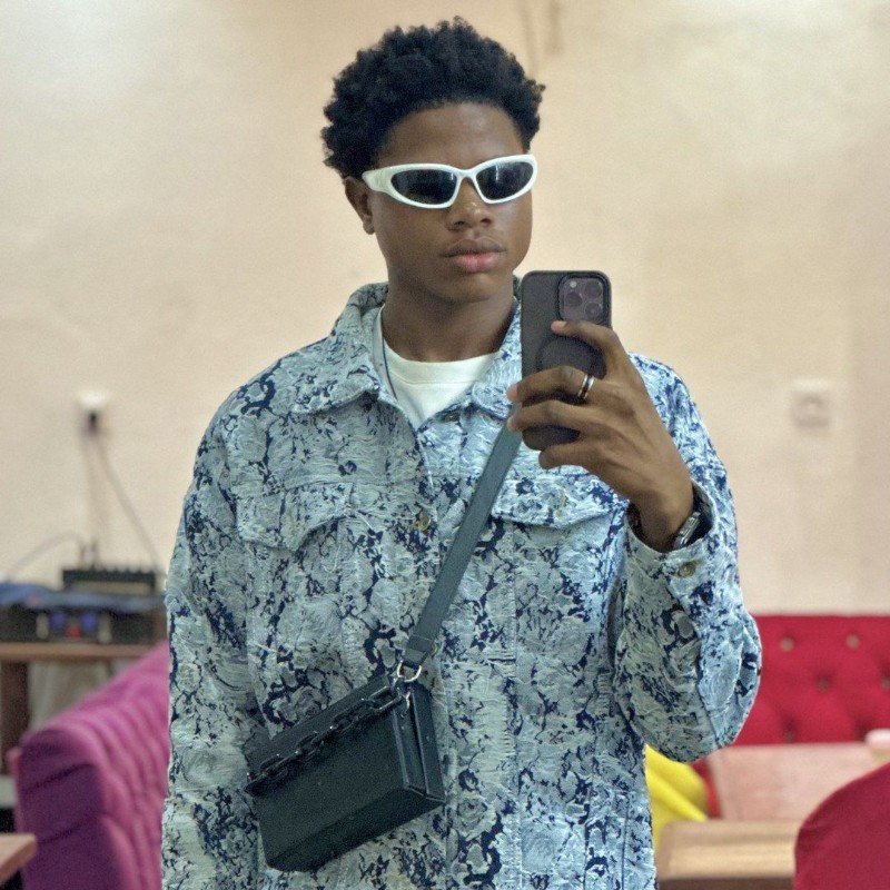 Loïc Adams (@loicadamou20) | Snapchat Stories, Spotlight & Lenses