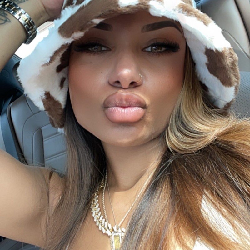 Miss Lola (@lola_racks) | Snapchat Stories, Spotlight & Lenses