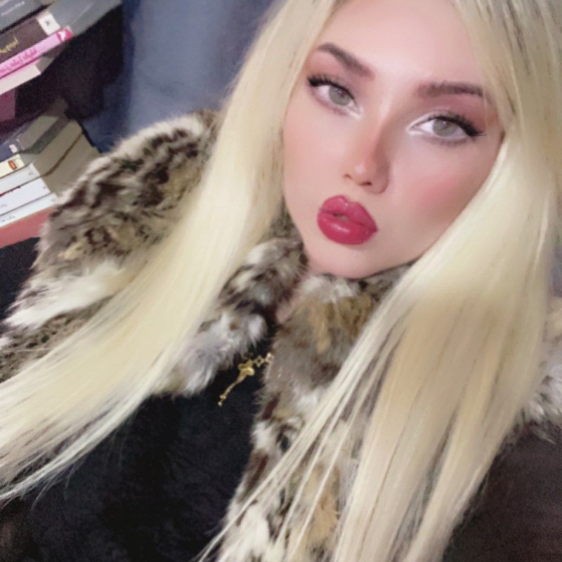 Lana Kh (@lolian211) | Snapchat Stories, Spotlight & Lenses