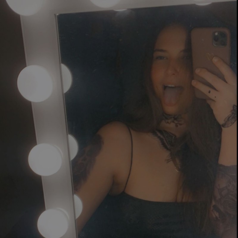 Hal 🌺 (@lolyopro) | Snapchat Stories, Spotlight & Lenses