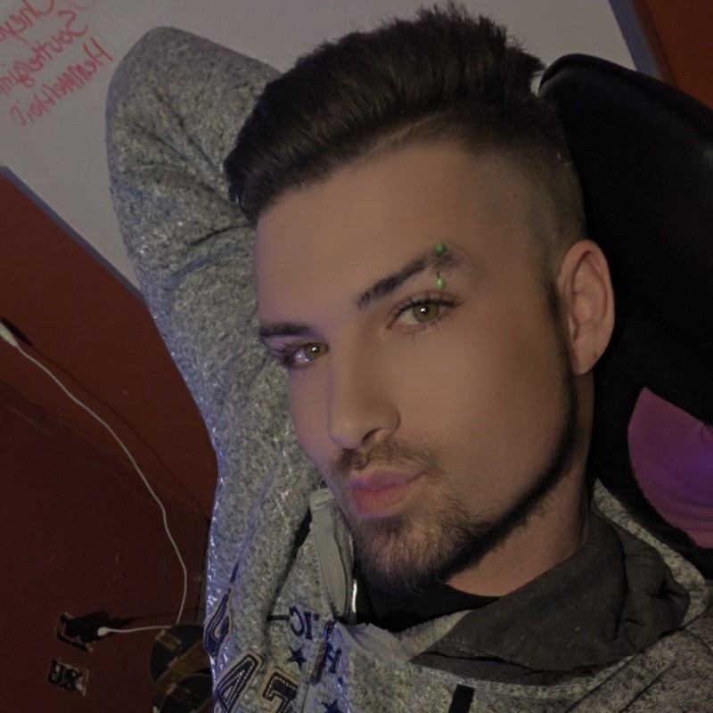 Lone Wolff (@lonewolff_47) | Snapchat Stories, Spotlight & Lenses