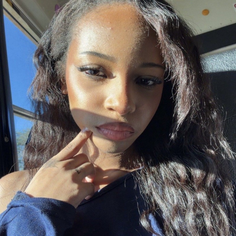 london (@loniziu) | Snapchat Stories, Spotlight & Lenses